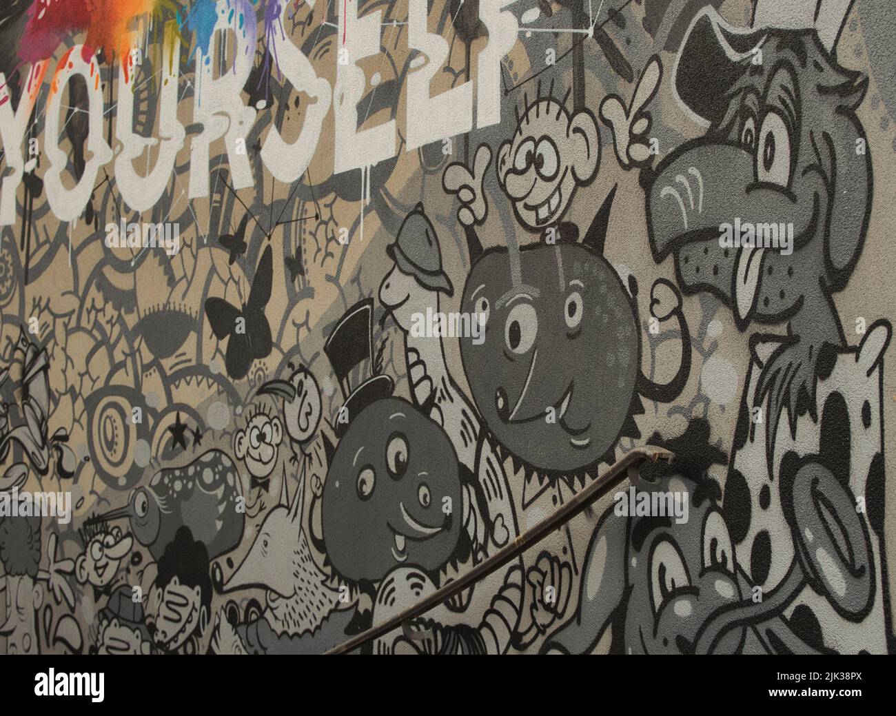 Graffiti style spray painted hi-res stock photography and images - Alamy