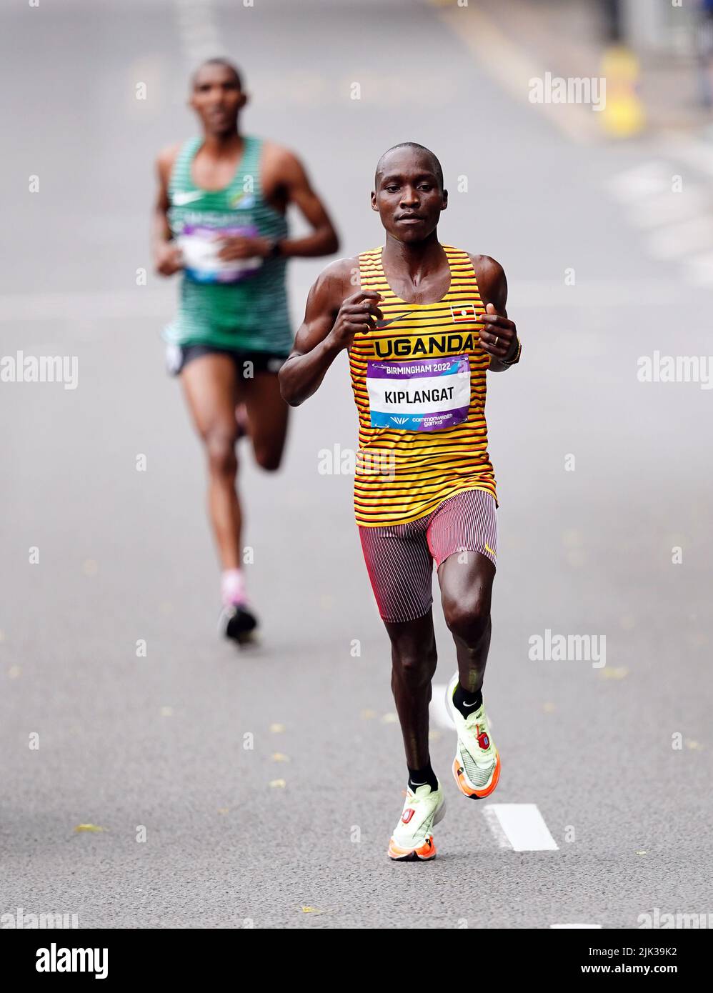 Uganda’s Victor Kiplangat leads from Tanzania's Alphonce Felix Simbu ...