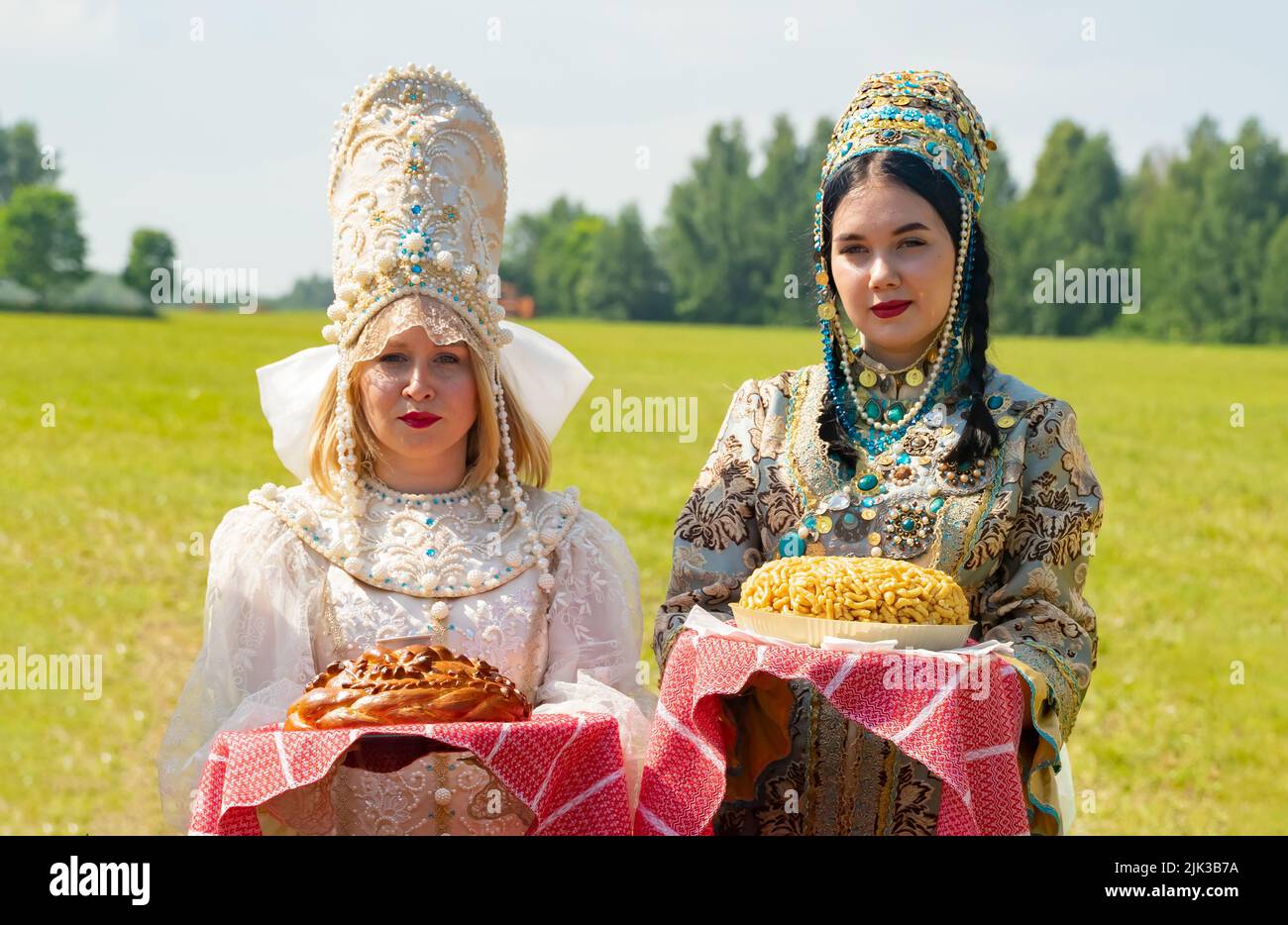 Kazan, Russia. 2022, June 18. Meeting guests according to Tatar customs ...