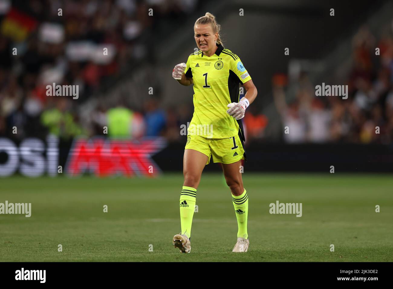 Milton Keynes, England, 27th July 2022. Merle Frohms of Germany ...