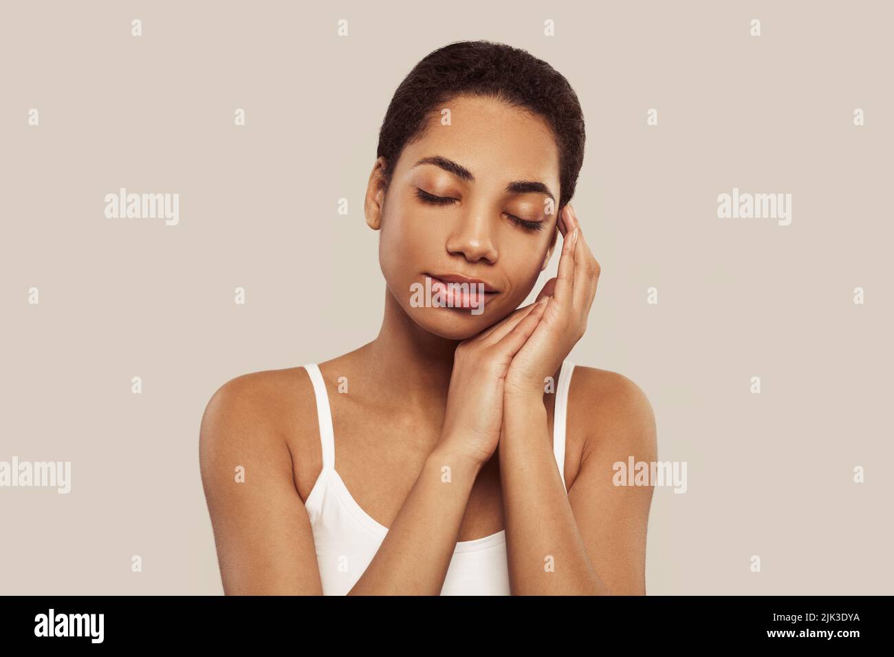 Beautiful fresh woman with perfect skin and natural make-up. Beauty ...