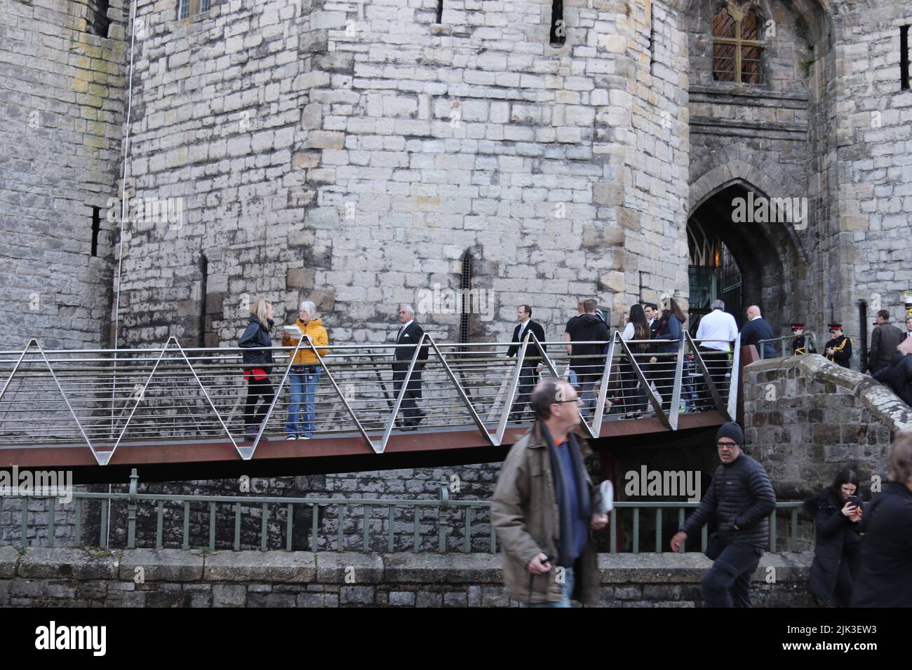 Netflix The Crown, Actors arriving at Caernarfon castle in North Wales ...