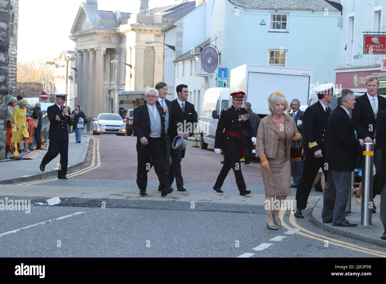 Netflix The Crown, Actors arriving at Caernarfon castle in North Wales ...