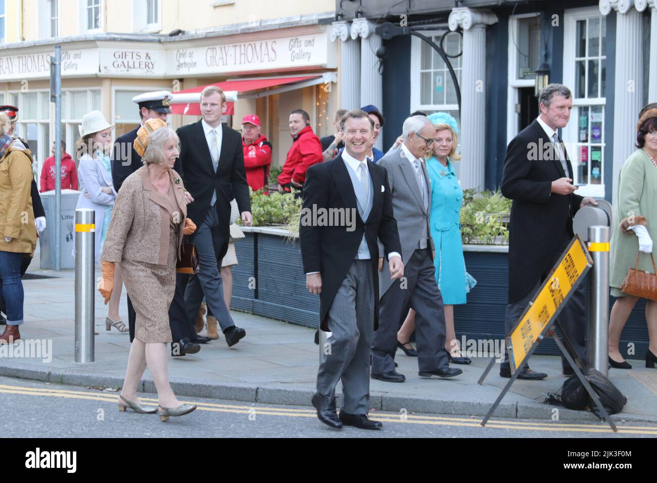 Netflix The Crown, Actors arriving at Caernarfon castle in North Wales ...