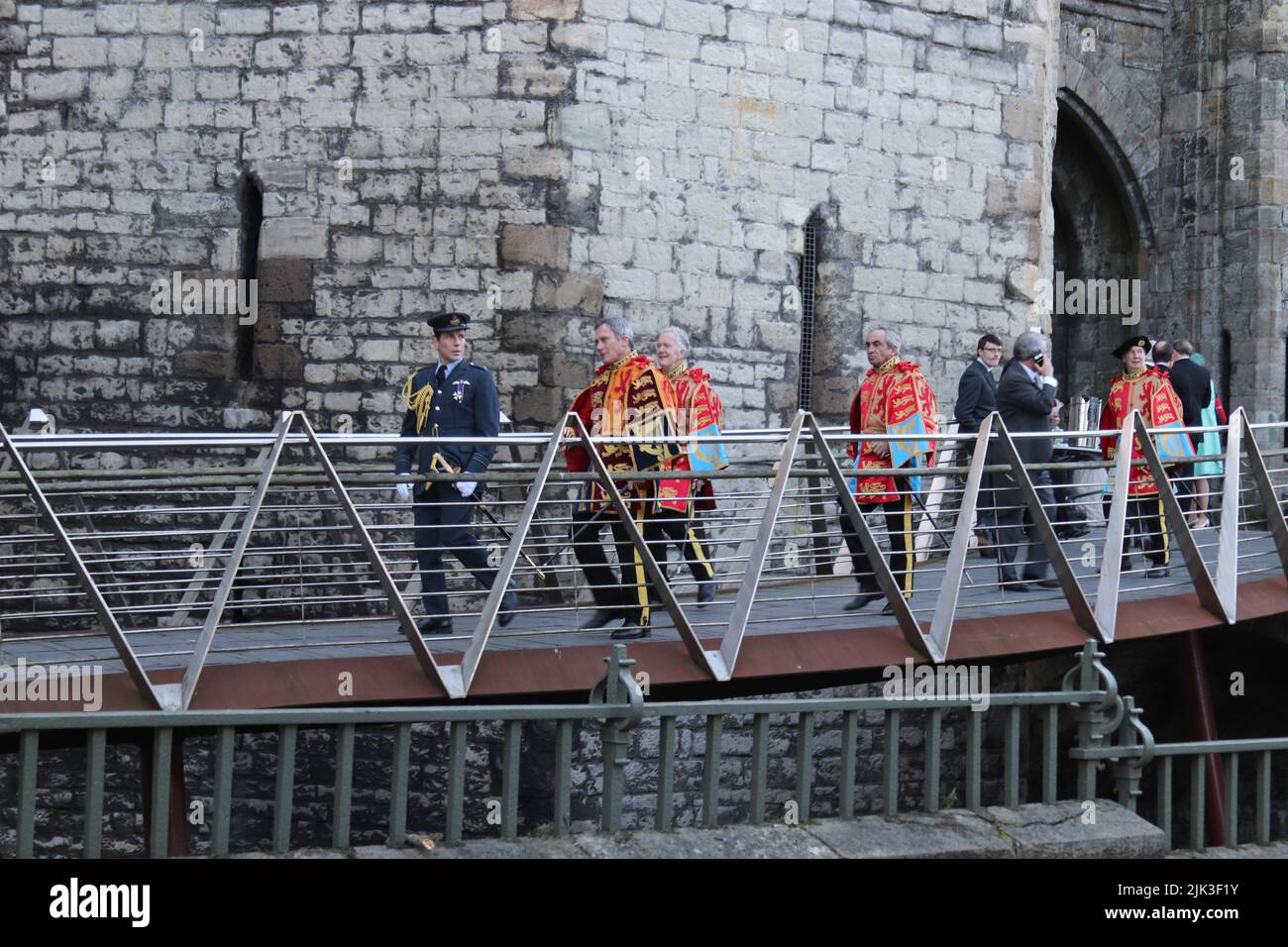 Netflix The Crown, Actors arriving at Caernarfon castle in North Wales ...