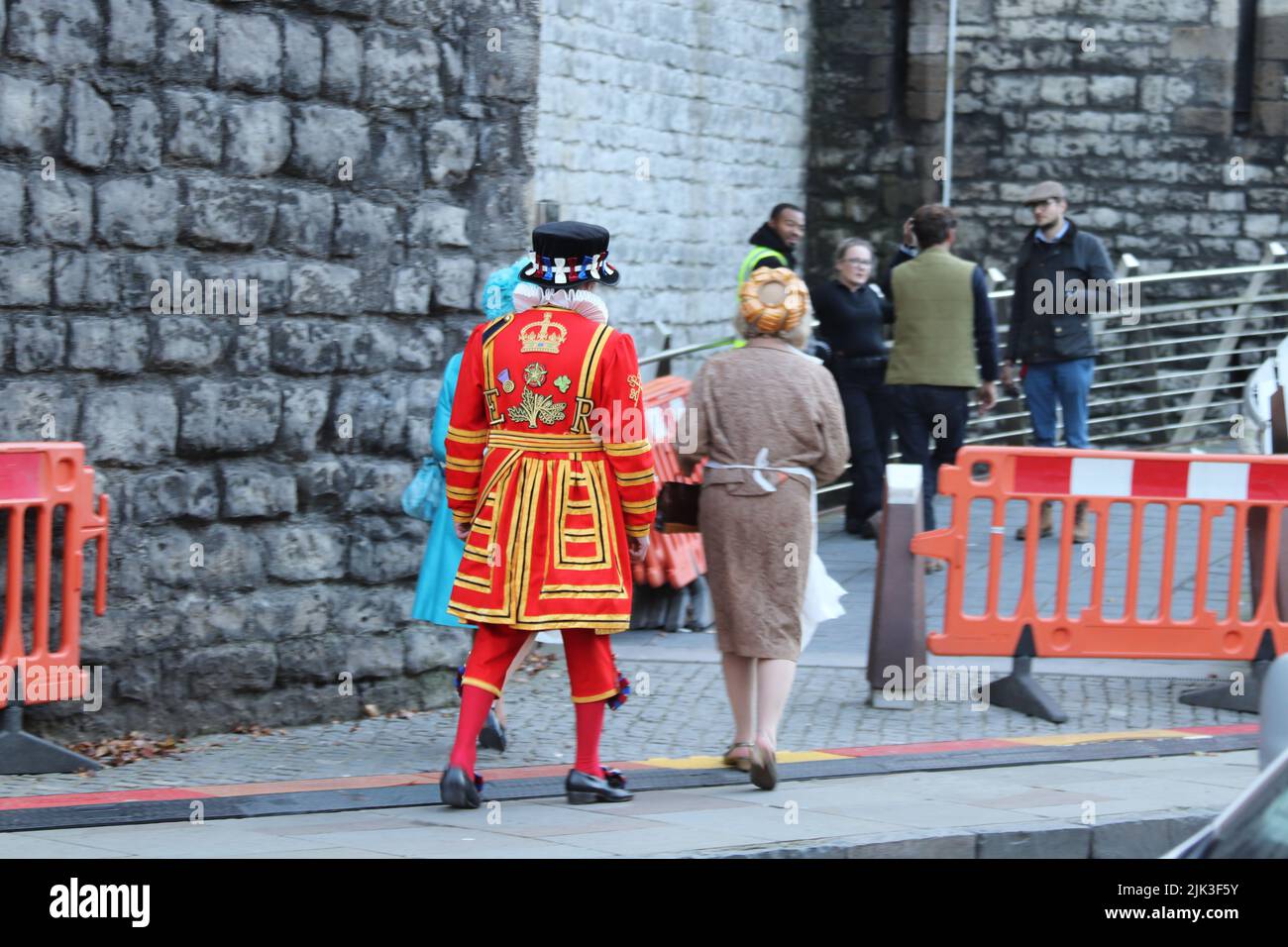 Netflix The Crown, Actors arriving at Caernarfon castle in North Wales ...