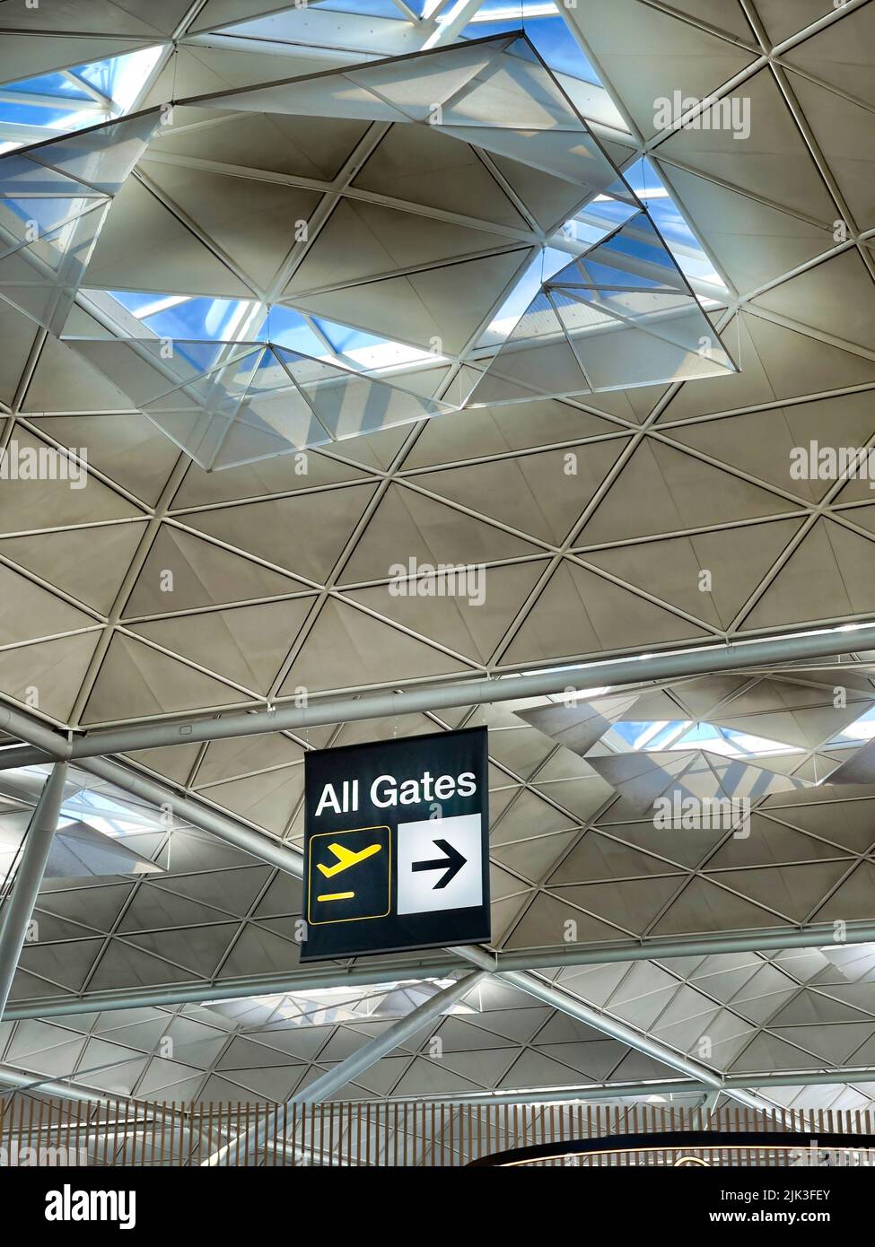 Airport signage hi-res stock photography and images - Alamy