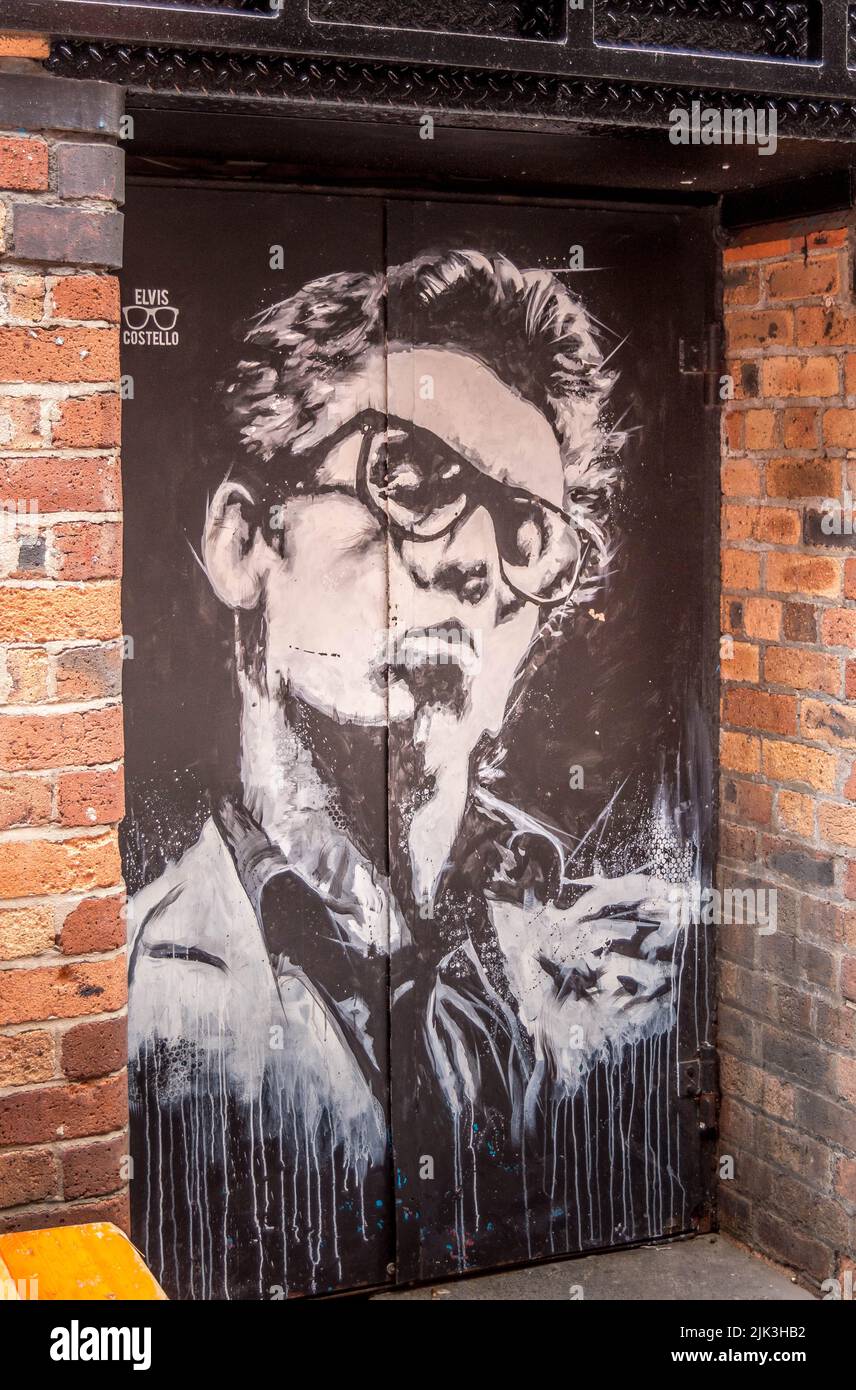 Liverpool Graffiti / Street Art Stock Photo - Alamy