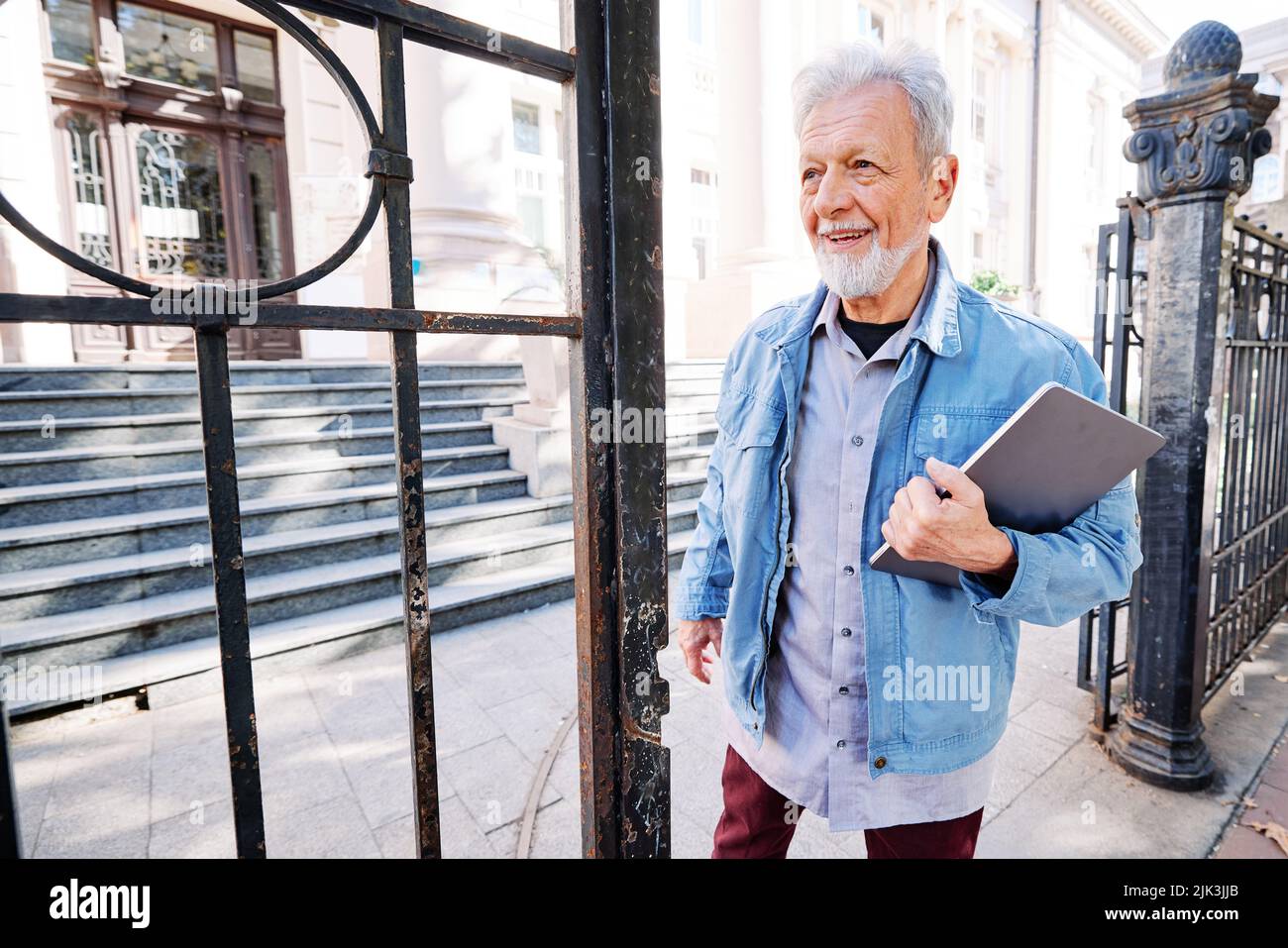 Late learning hi-res stock photography and images - Alamy
