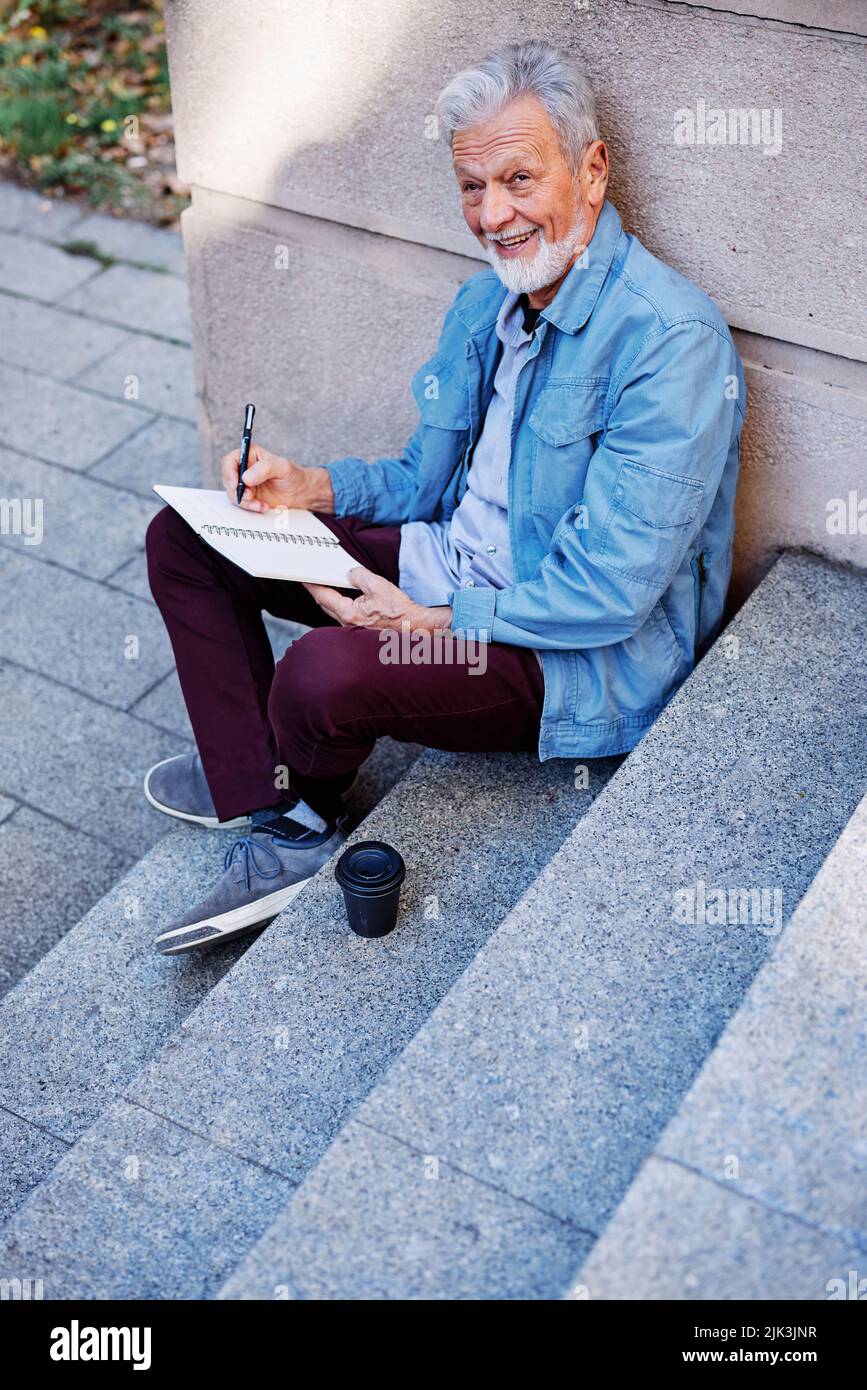 Senior planning hi-res stock photography and images - Alamy