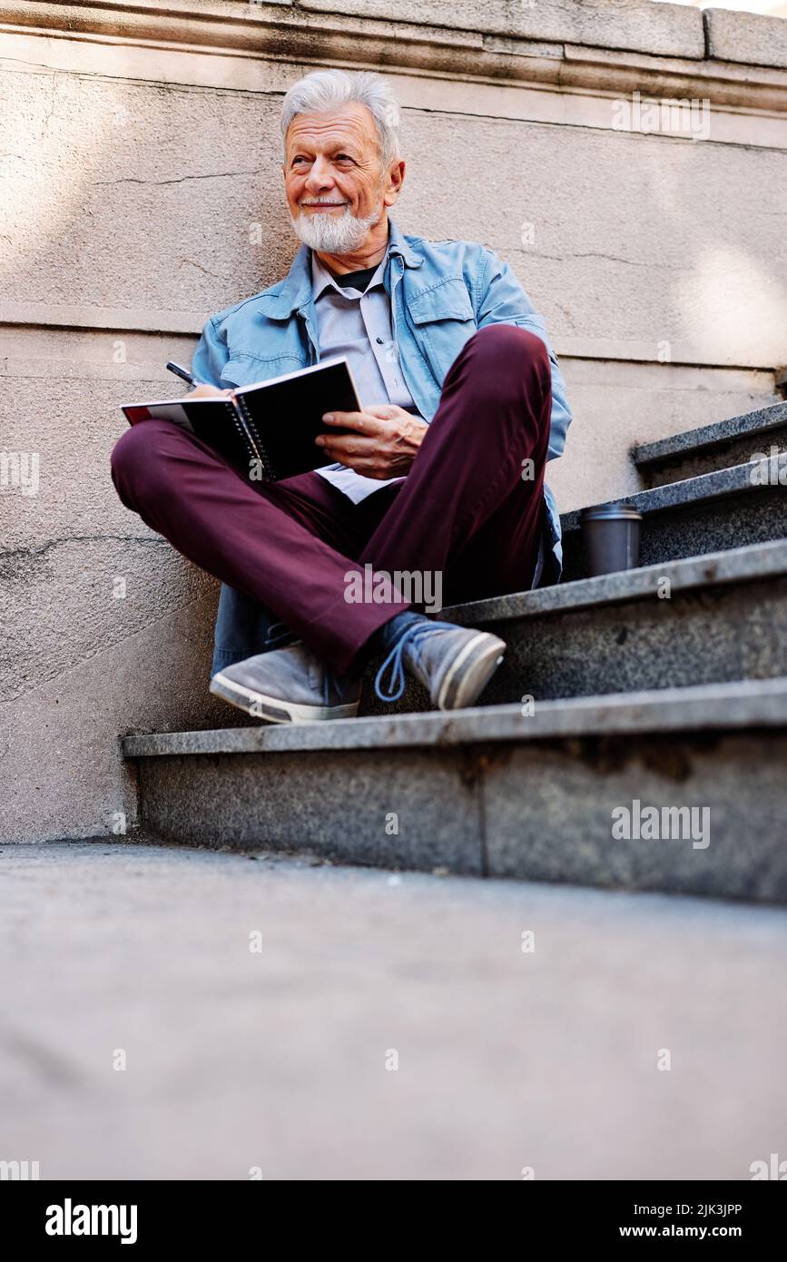 Elder student hi-res stock photography and images - Alamy