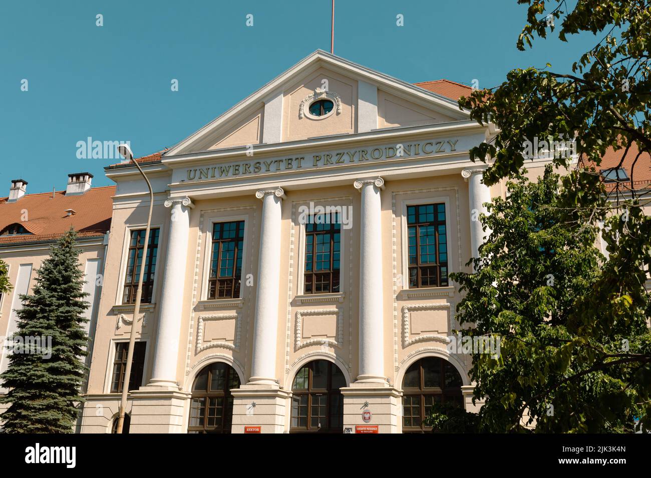 Sciences and technology building hi-res stock photography and images ...