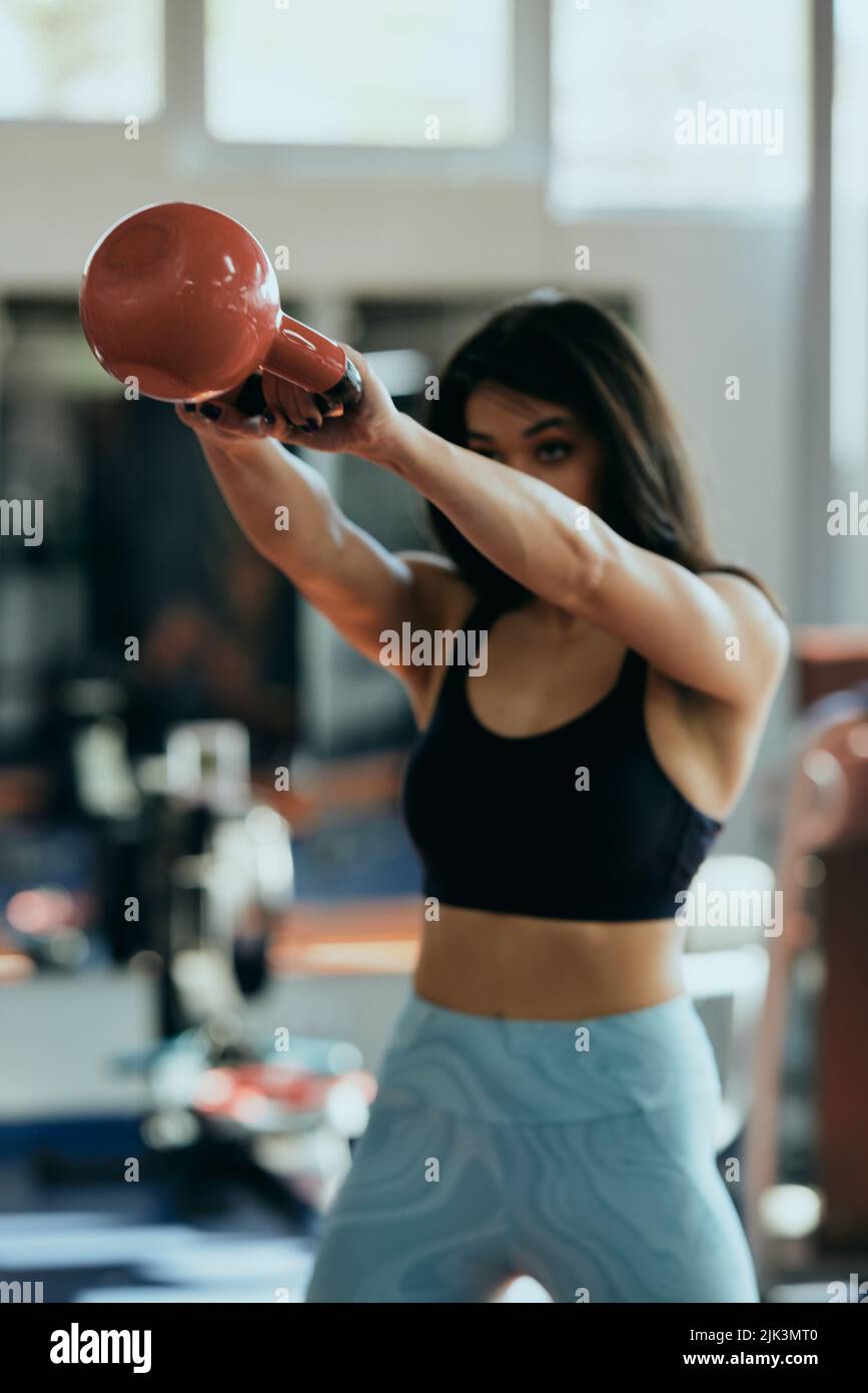 Female bodybuilder kettlebell hi-res stock photography and images - Alamy