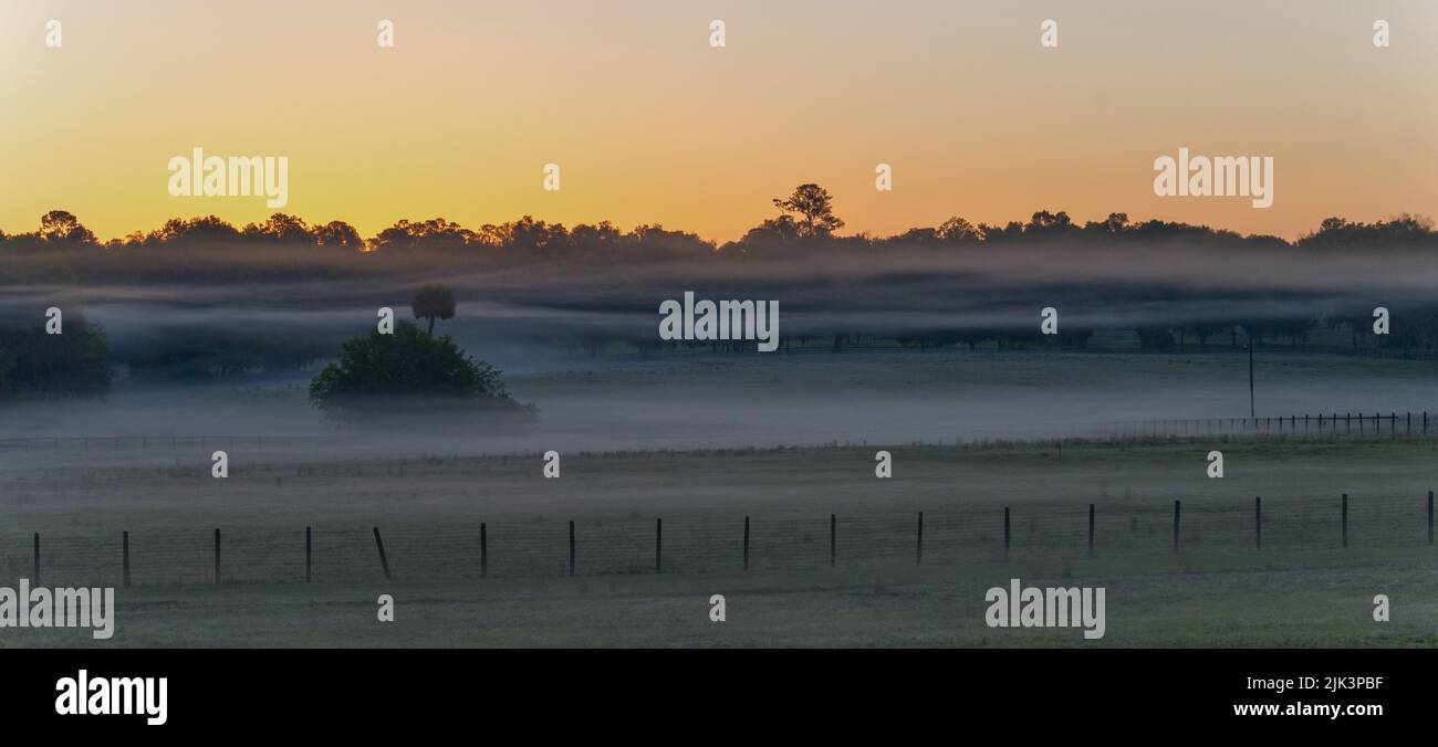 Fog lying over landscape hi-res stock photography and images - Alamy