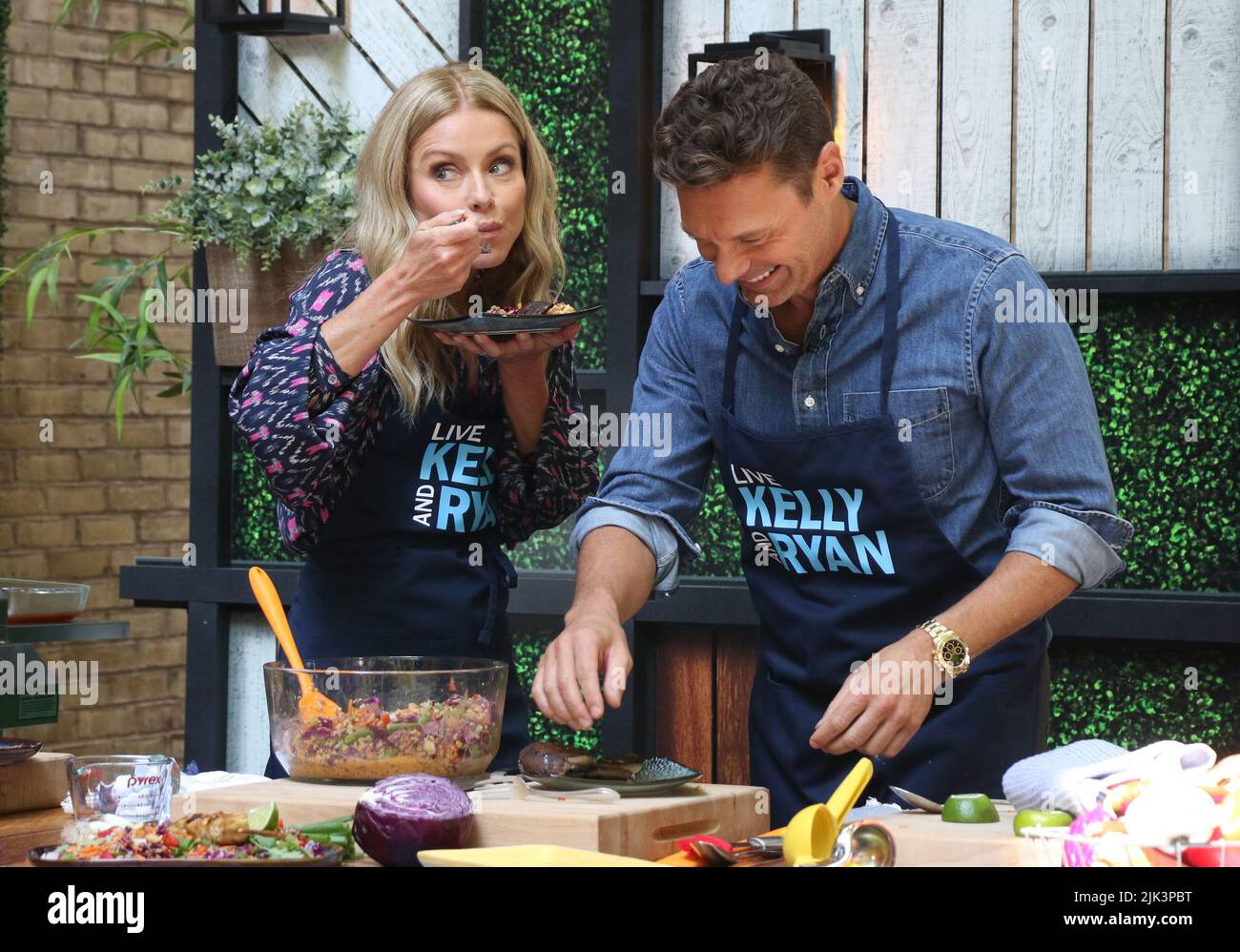 NEW YORK, NY July 28: Kelly Ripa and Ryan Seacrest on the set of Live ...