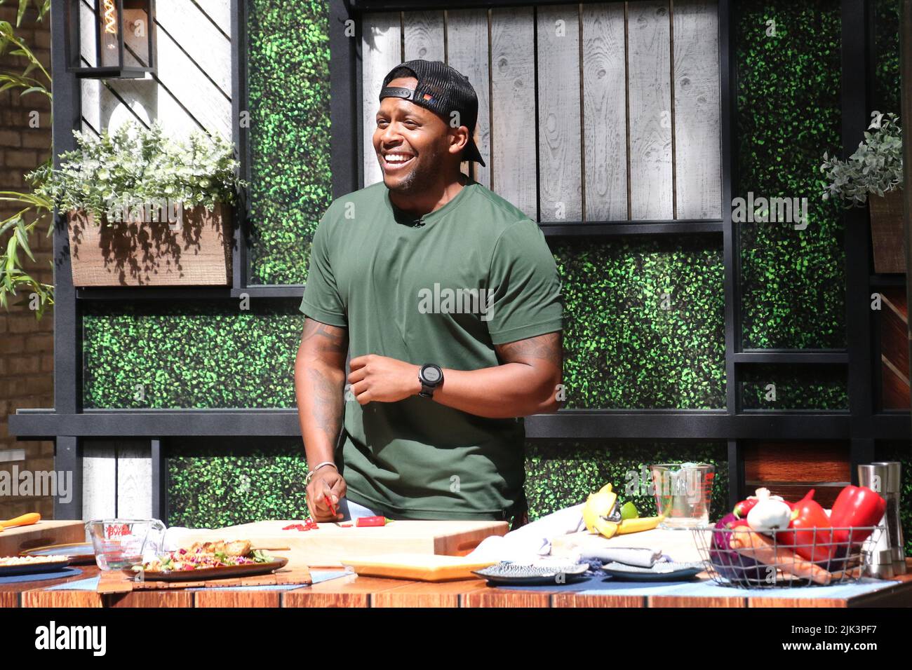 NEW YORK, NY July 28: Kevin Curry on the set of Live with Kelly & Ryan ...