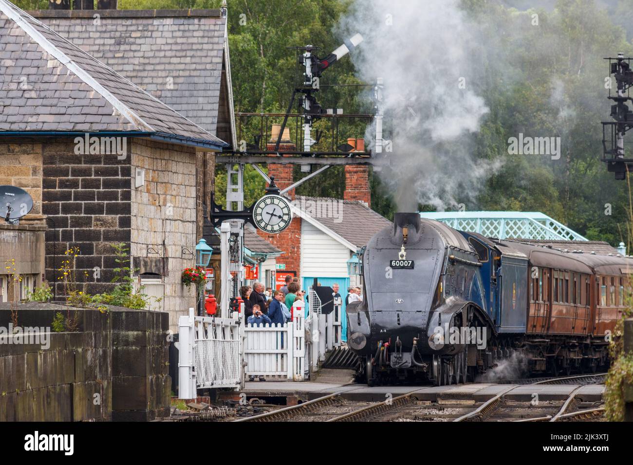 60007 leaving Grosmont railway station Stock Photo - Alamy