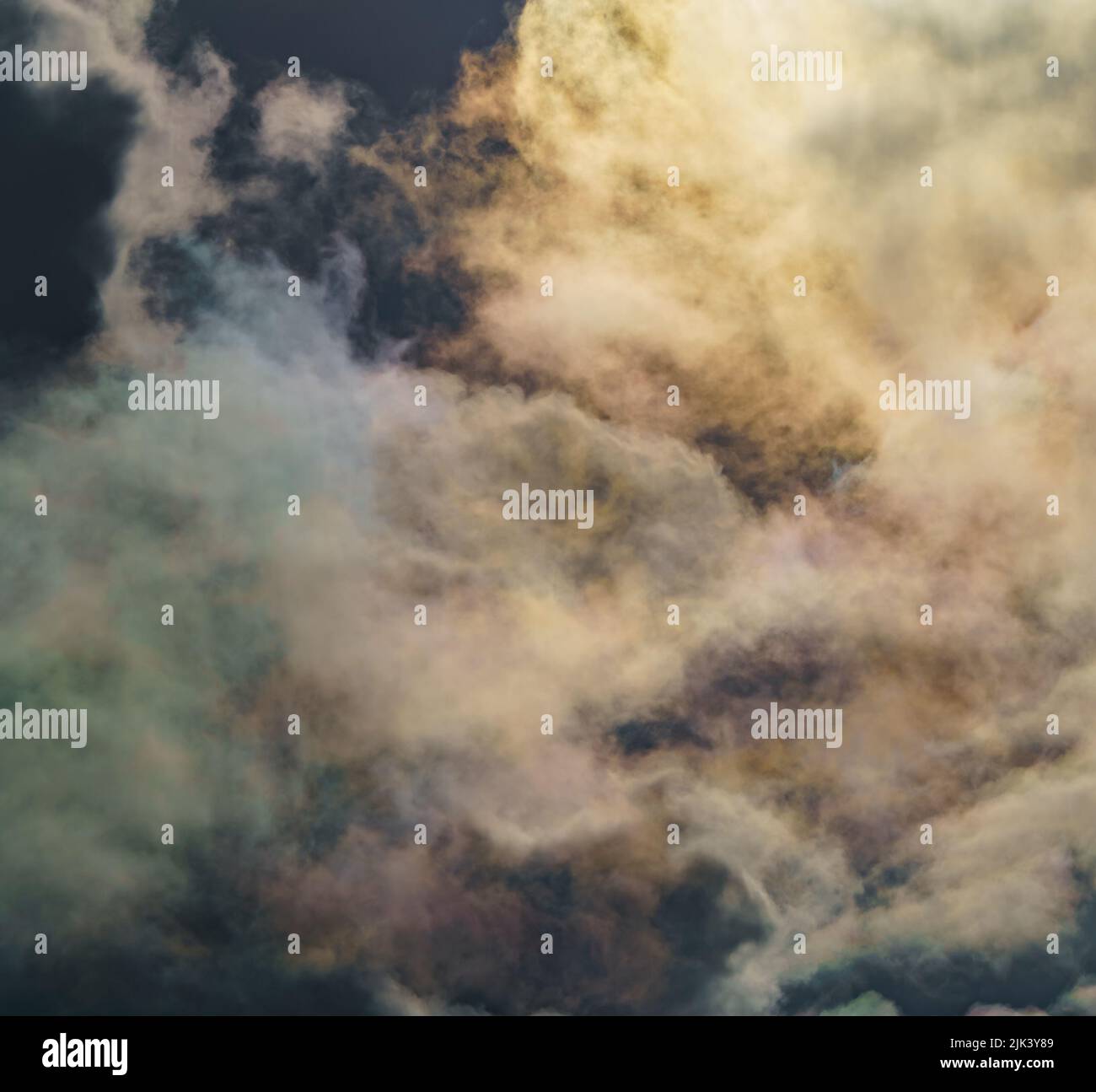 Diffraction of light on drops of supercooled water in clouds, rainbow ...