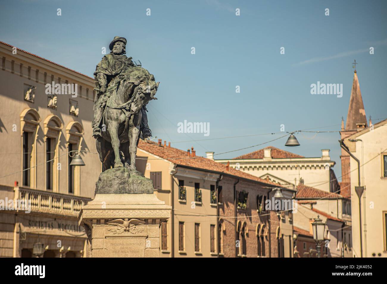 Rovigo, Italy Horse statue of Garibaldi Stock Photo - Alamy