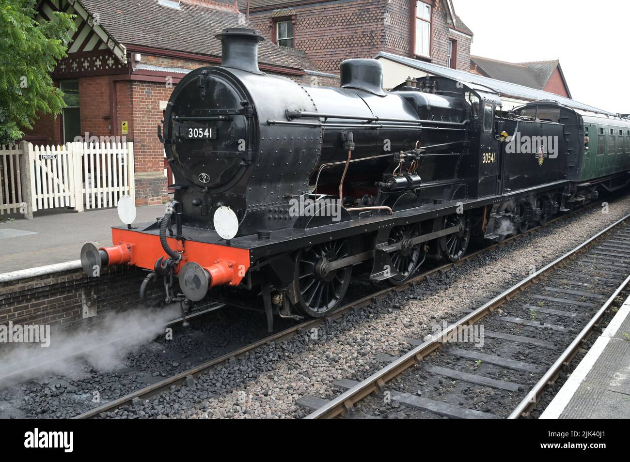 30541 a Q class locomotive at Sheffield park Stock Photo - Alamy