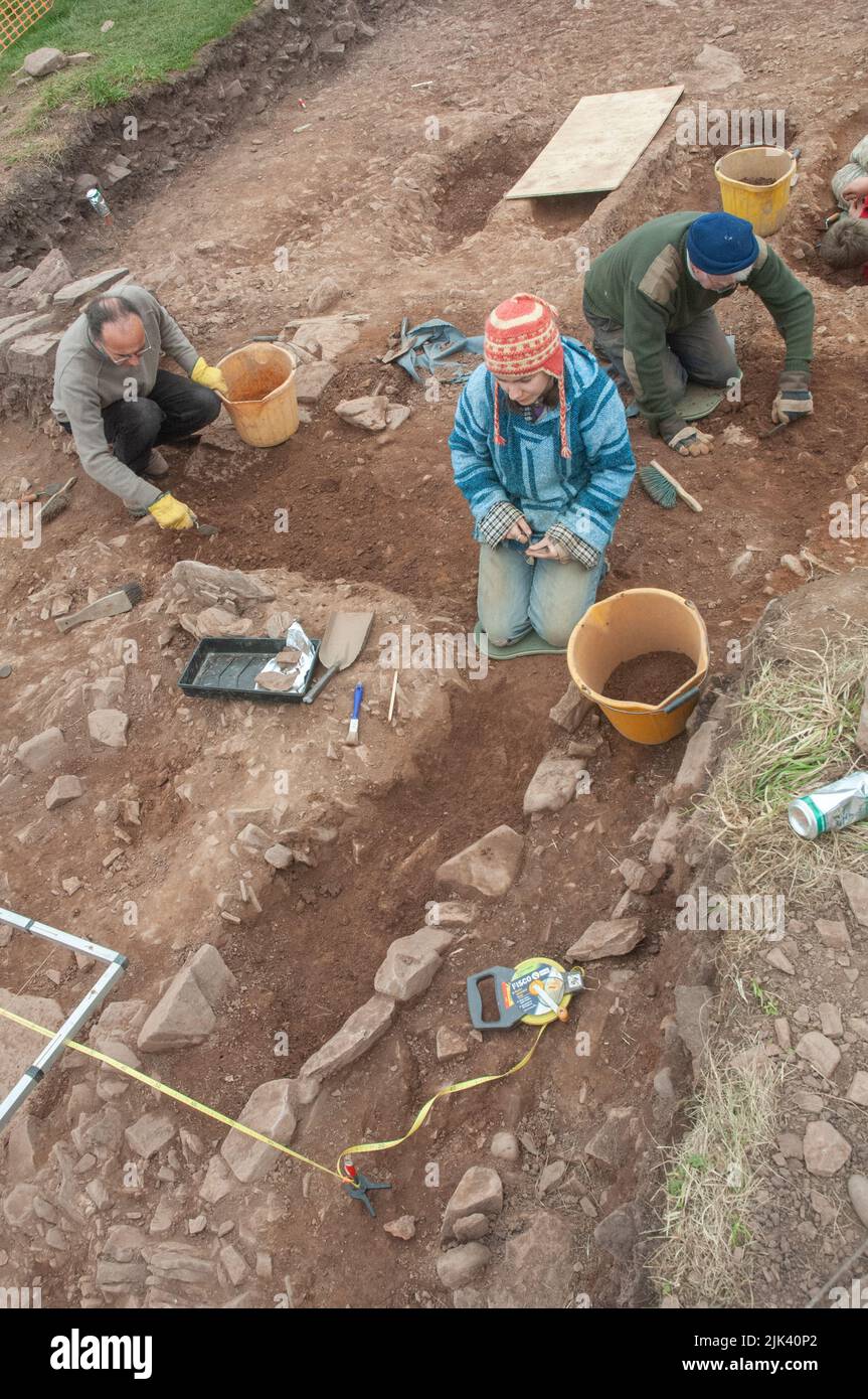 Archaeologists excavate grave hi-res stock photography and images - Alamy