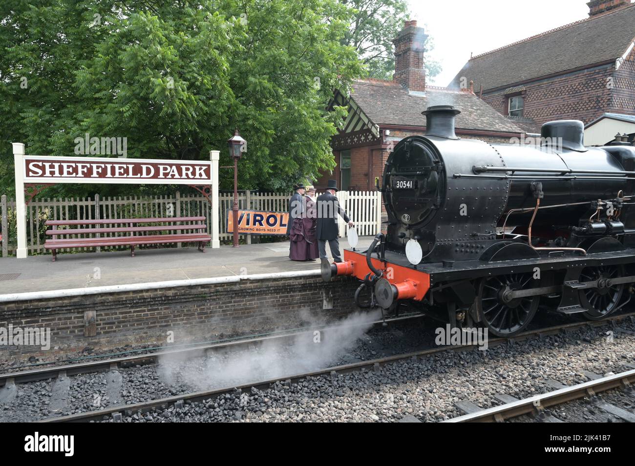 30541 a Q class locomotive at Sheffield park Stock Photo - Alamy