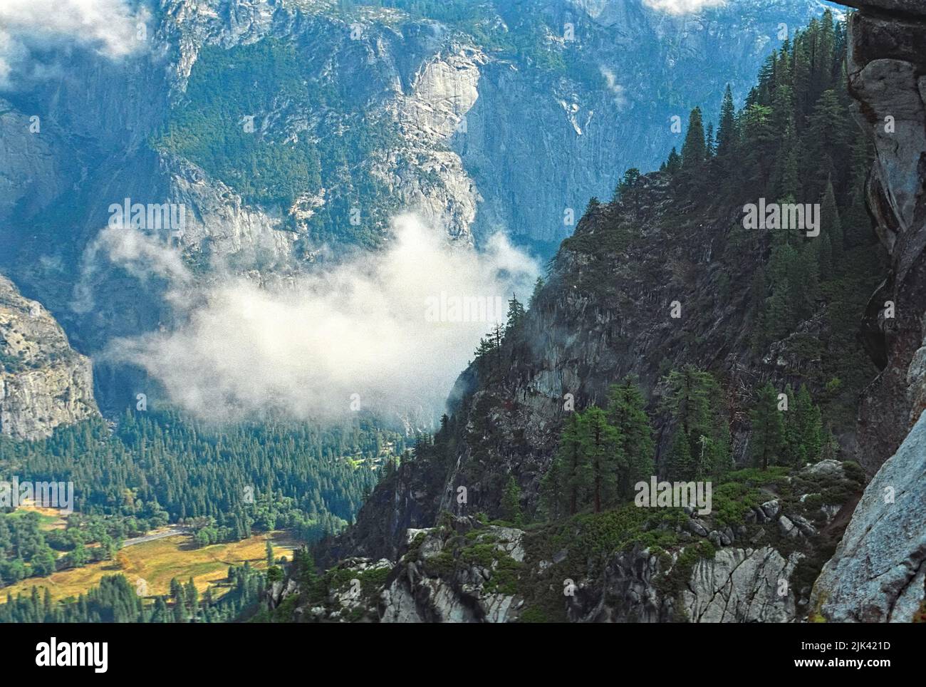 Scenic photograph yosemite valley hi-res stock photography and images ...