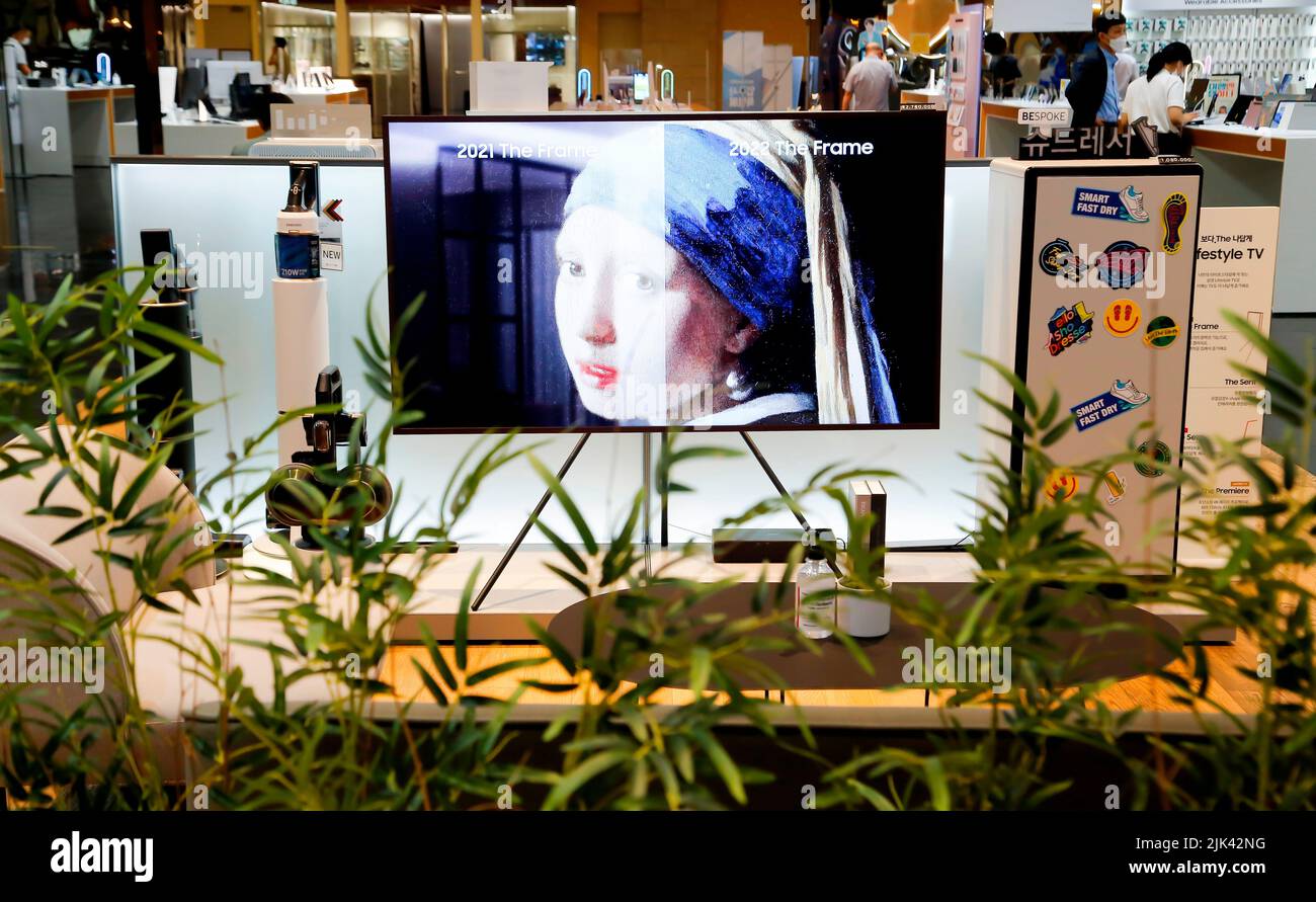 Samsung Electronics, July 5, 2022 : Samsung Electronics TV is displayed ...