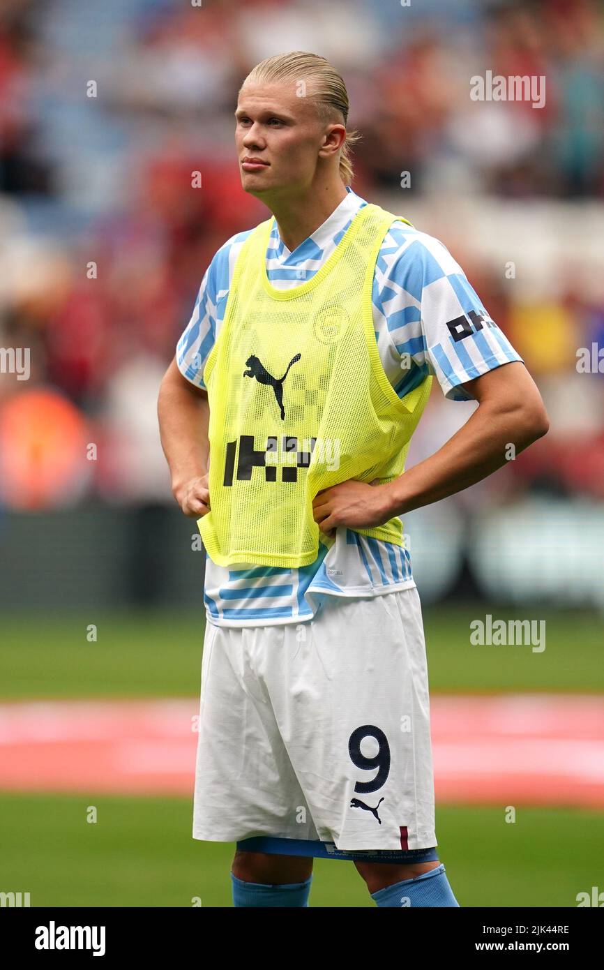 Manchester City's Erling Haaland warming-up before the FA Community ...