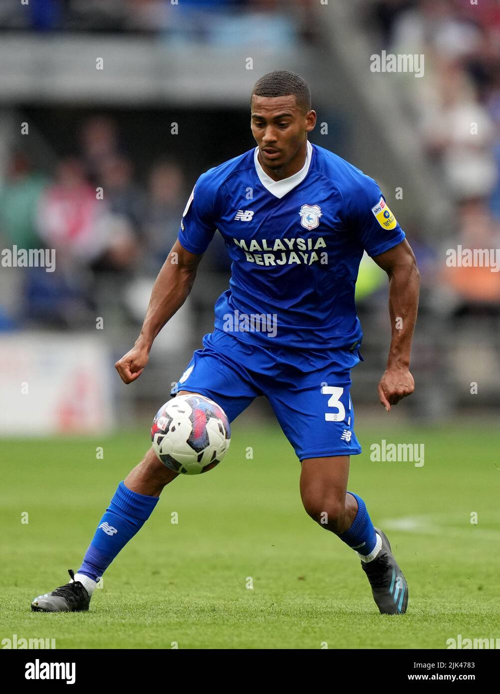Cardiff city championship rinomhota hi-res stock photography and images ...