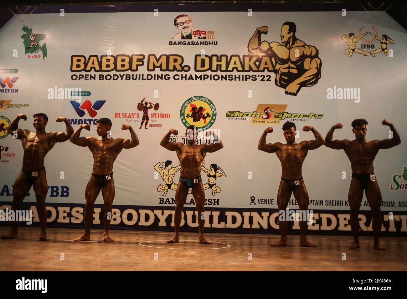 Mens master physique hi-res stock photography and images - Alamy