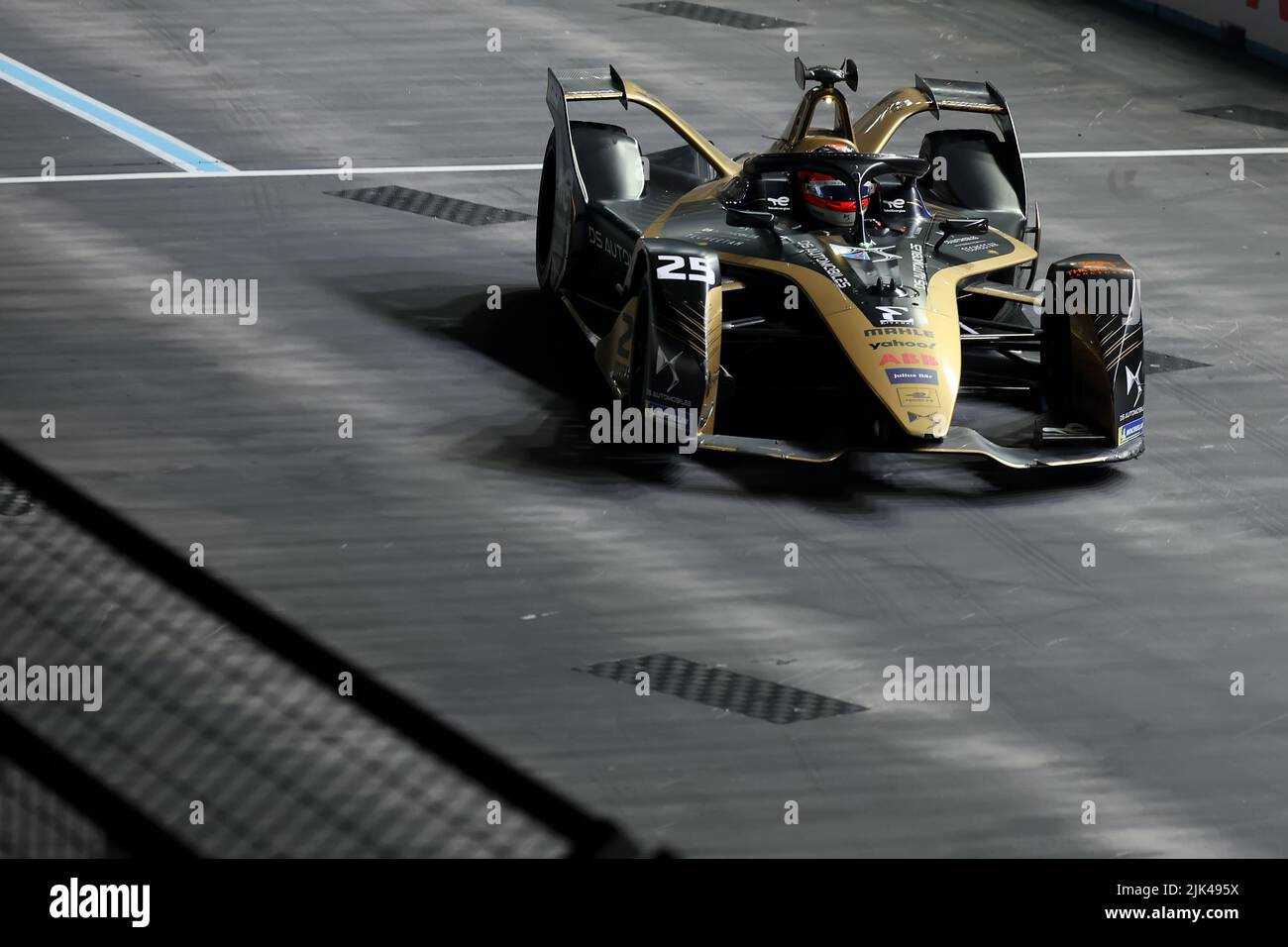 29 alexander sims hi-res stock photography and images - Alamy