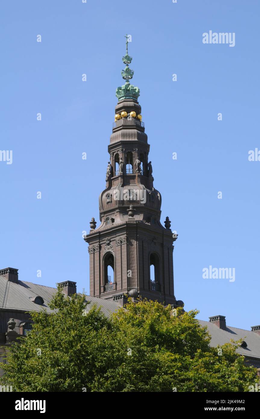 Castle party hi-res stock photography and images - Alamy