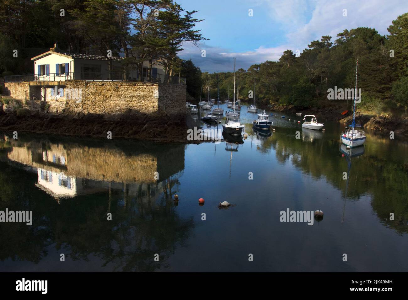 The small port of the Brigneau, Moelan sur Mer, Brittany, France Stock ...