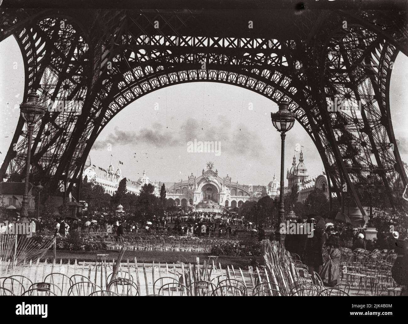 Paris World Fair in 1900 : the Palace of Electricity seen from the foot ...