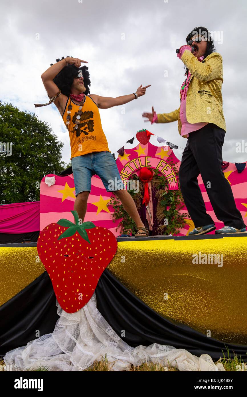 Chettle, Dorset, UK. 30th July 2022. Thousands flock to the quirky ...