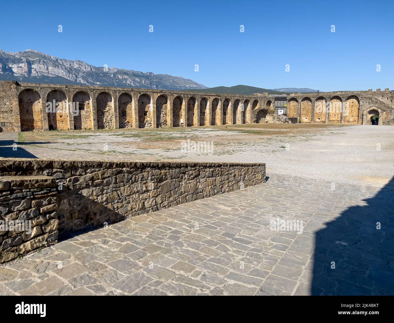 Vector de castillo medieval hi-res stock photography and images - Alamy