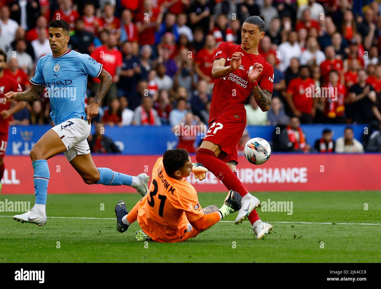 Darwin nunez community shield 2022 hi-res stock photography and images ...