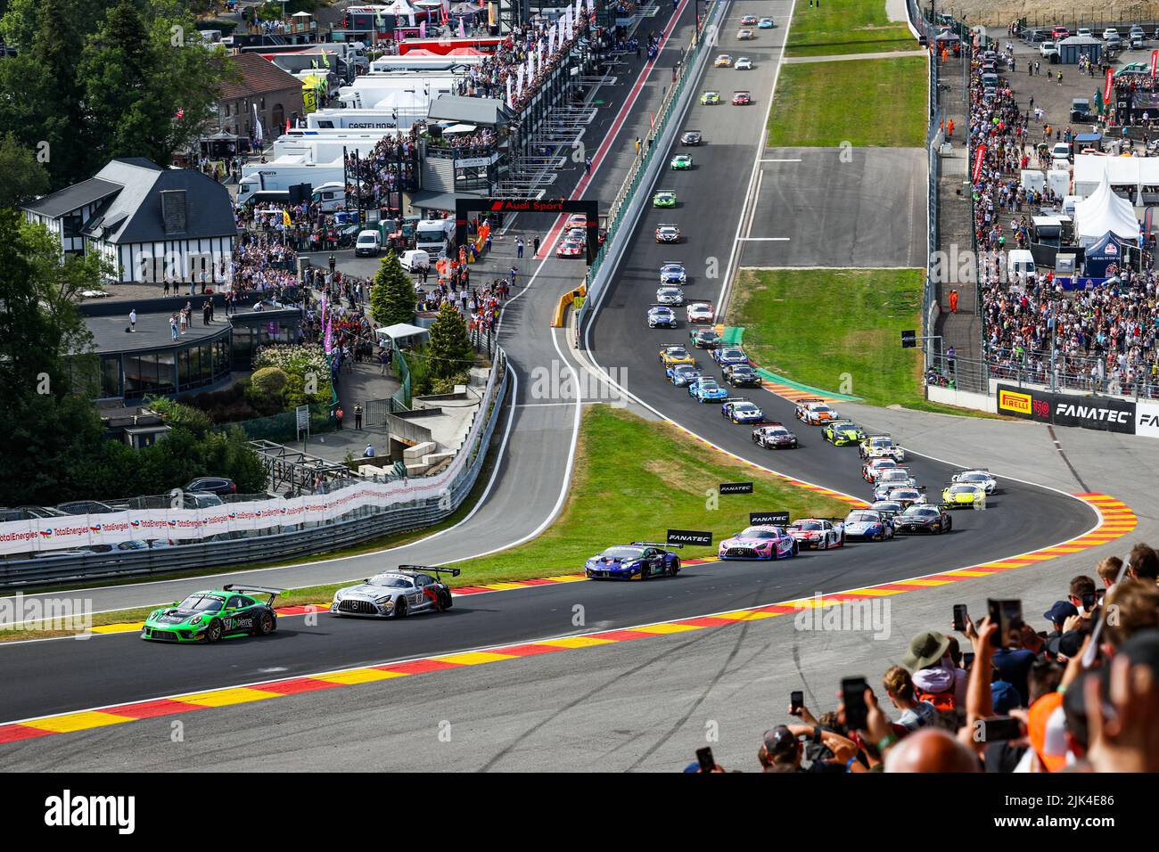 Start of the race: 54 Dinamic Motorsport, Porsche 911 GT3-R of Klaus BACHLER, Come LEDOGAR ...