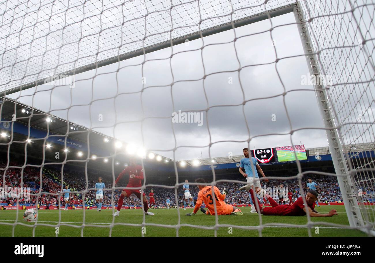 Darwin nunez community shield 2022 hi-res stock photography and images ...
