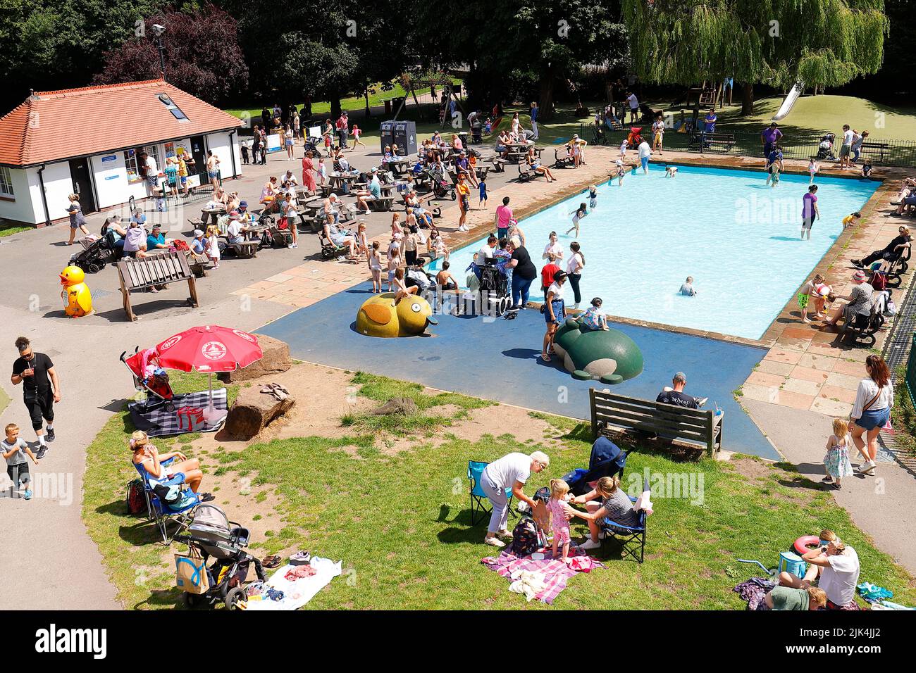 Harrogate valley gardens hi-res stock photography and images - Alamy