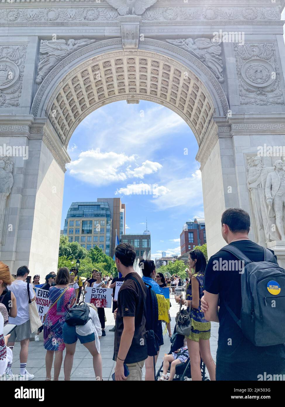 Washington square park arch hi-res stock photography and images - Alamy