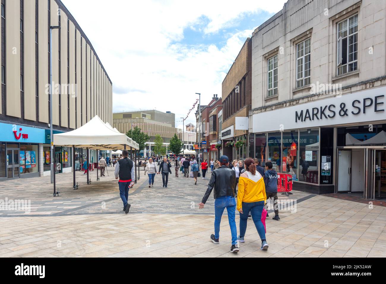 Pedestrianised queen street shops shopping bunting barnsley town hi-res ...