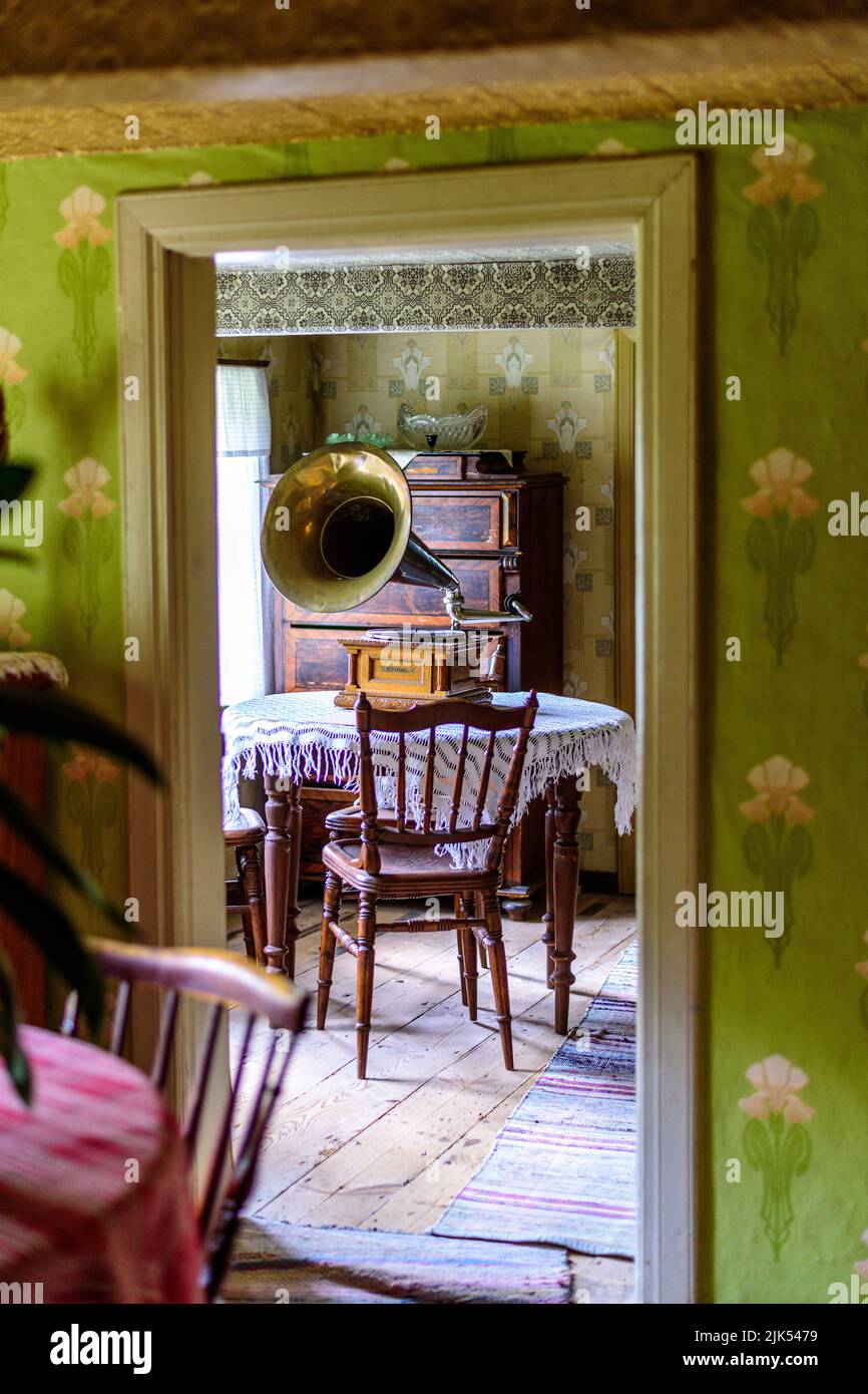 Red house interior hi-res stock photography and images - Alamy