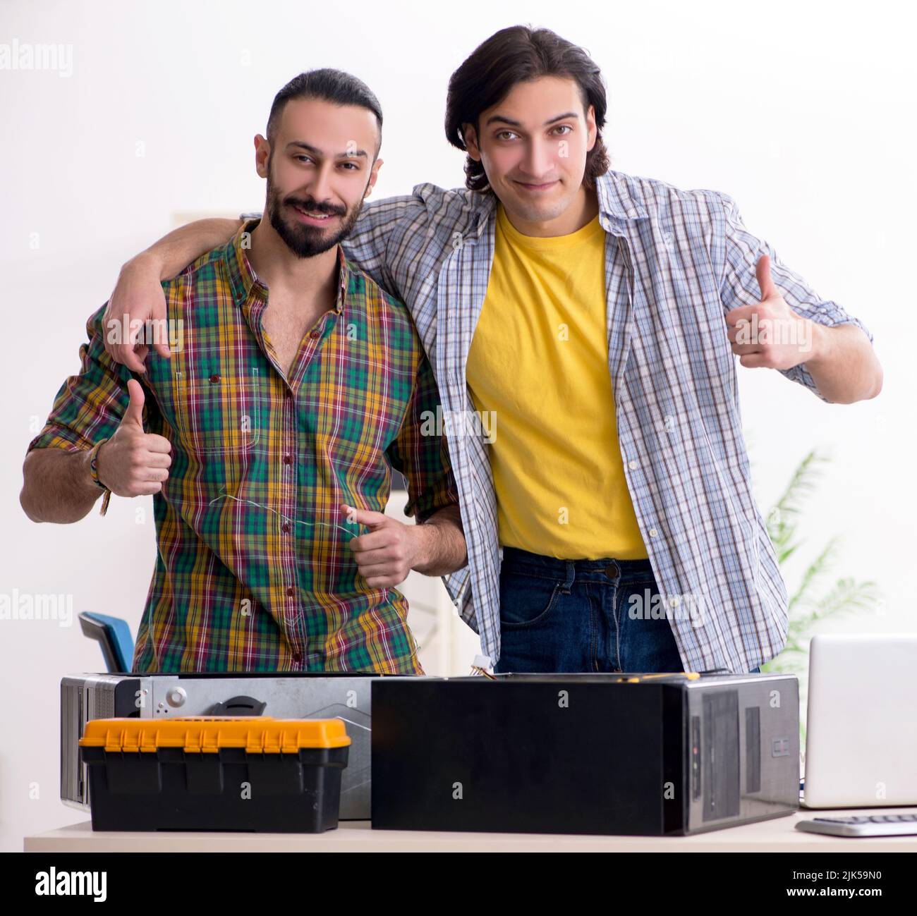 The it engineers working on hardware issue Stock Photo - Alamy