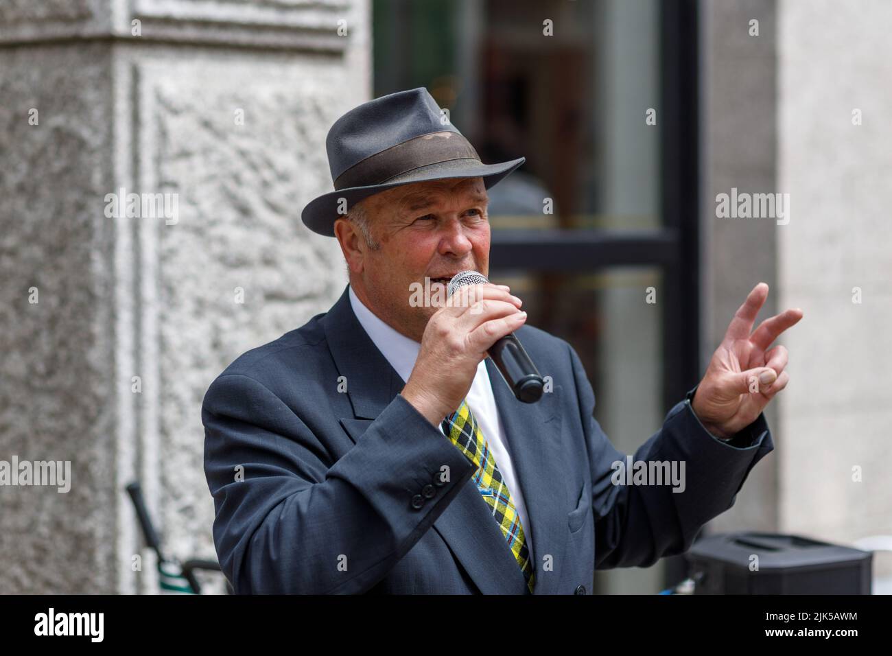Mature male in suit hi-res stock photography and images - Alamy