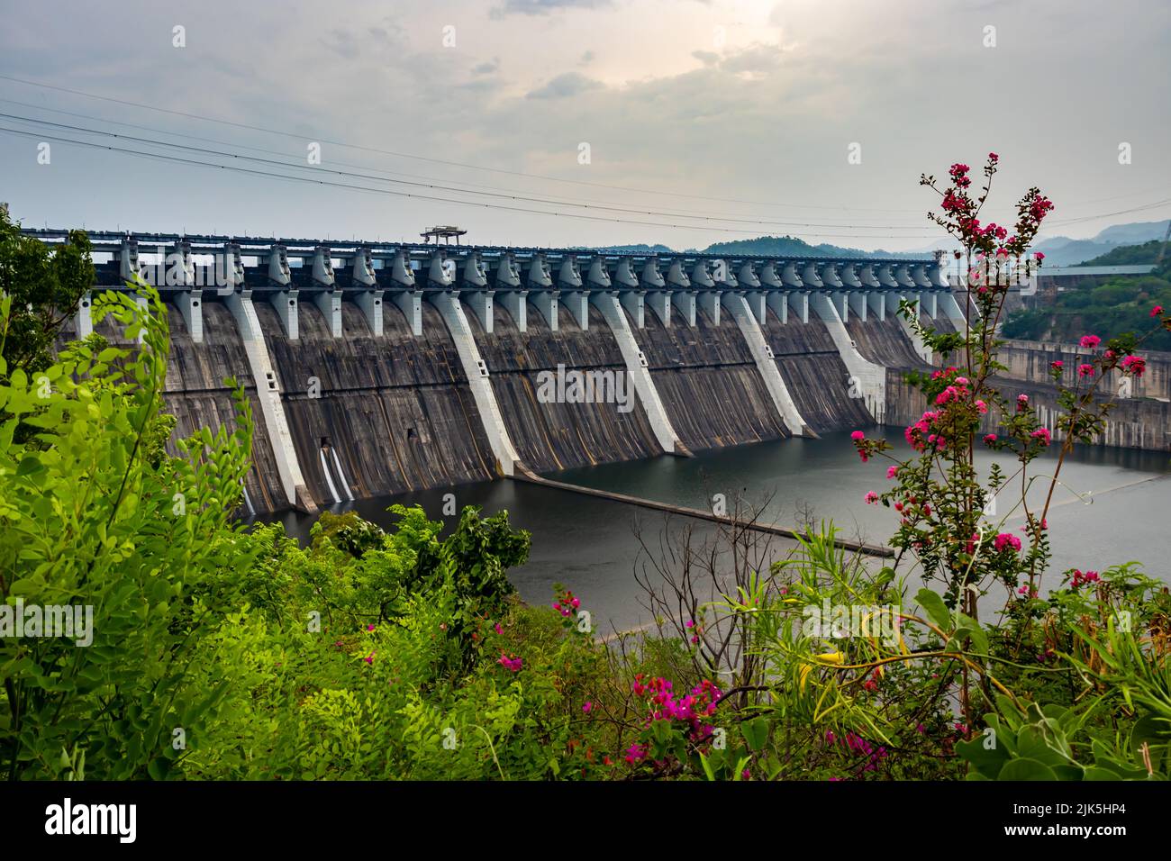 Sardar sarovar dam hi-res stock photography and images - Alamy