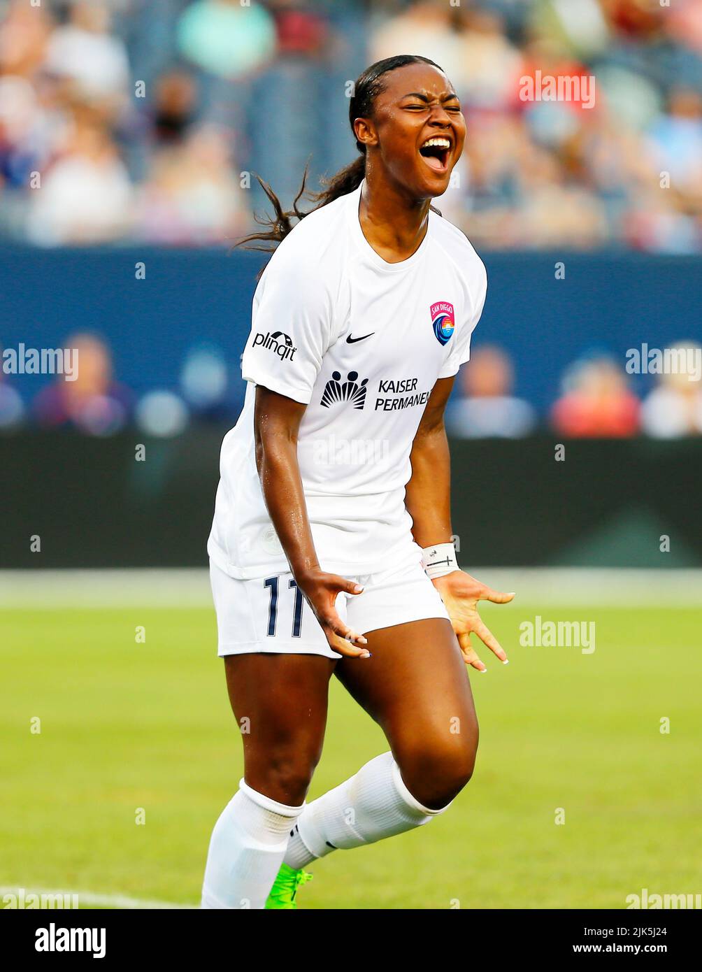 Scoring soccer gaol hi-res stock photography and images - Alamy