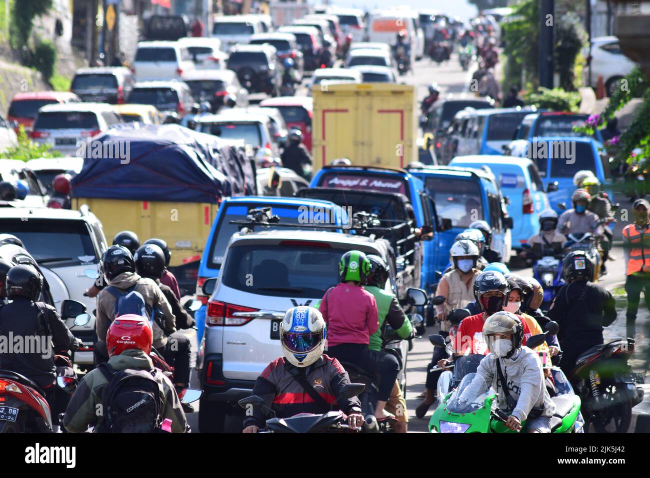 Bogor, Indonesia - Traffic jam on Puncak Bogor highway Stock Photo - Alamy