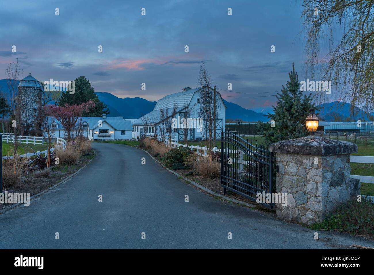 British columbia canada farm hi-res stock photography and images - Alamy